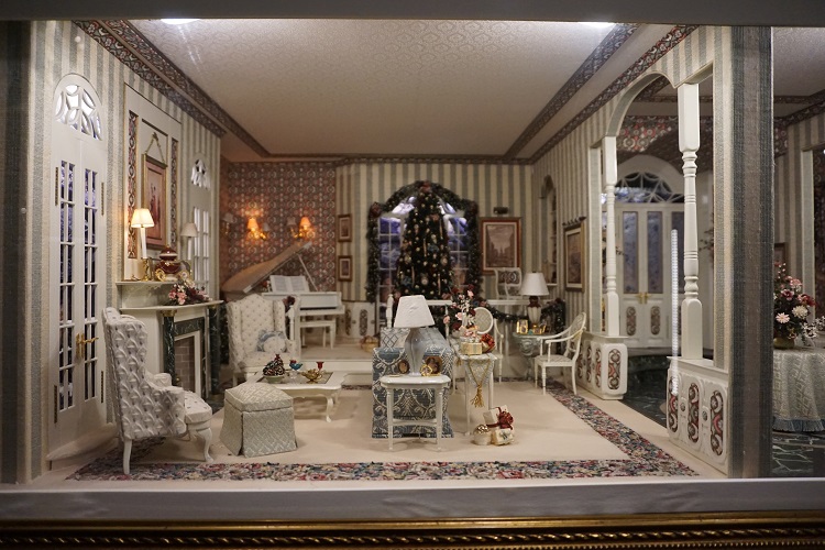 The Tucson Museum of Miniatures has the official name of Tucson Mini ...